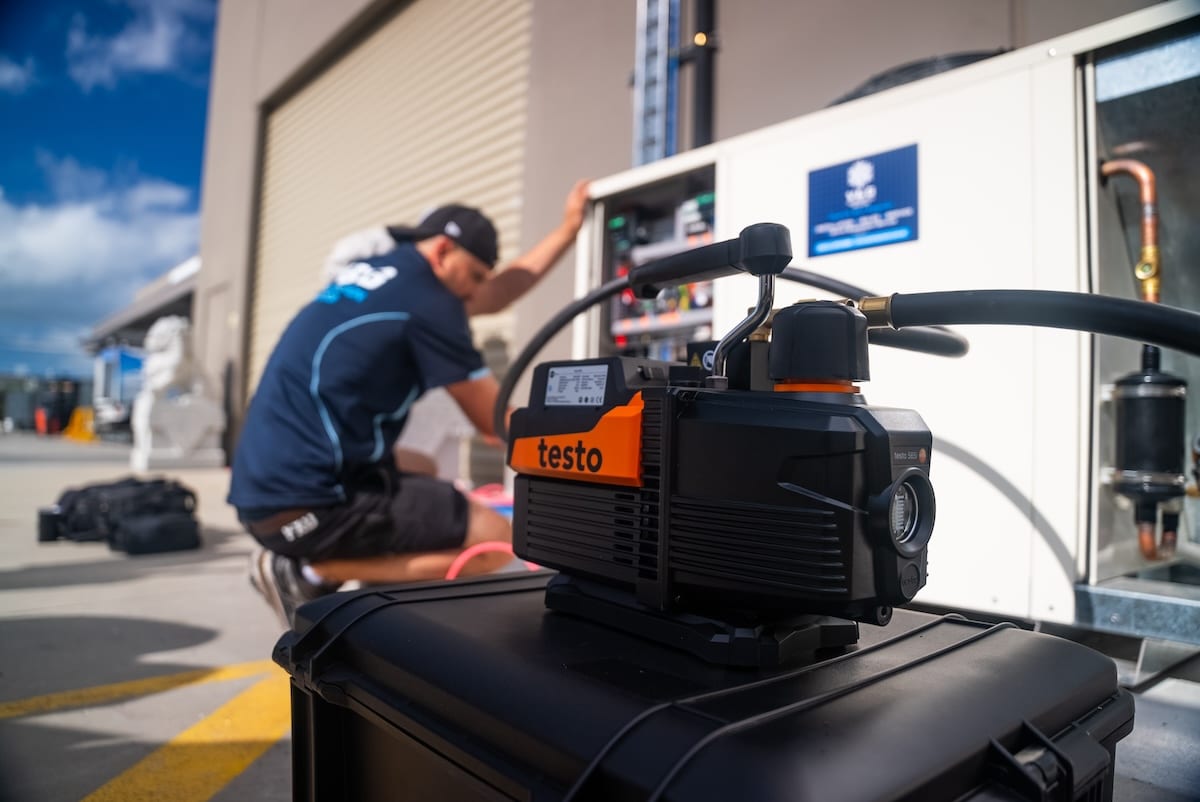 Tradie Tough Test: The Testo 565i Smart Vacuum Pump - The Tradie Magazine