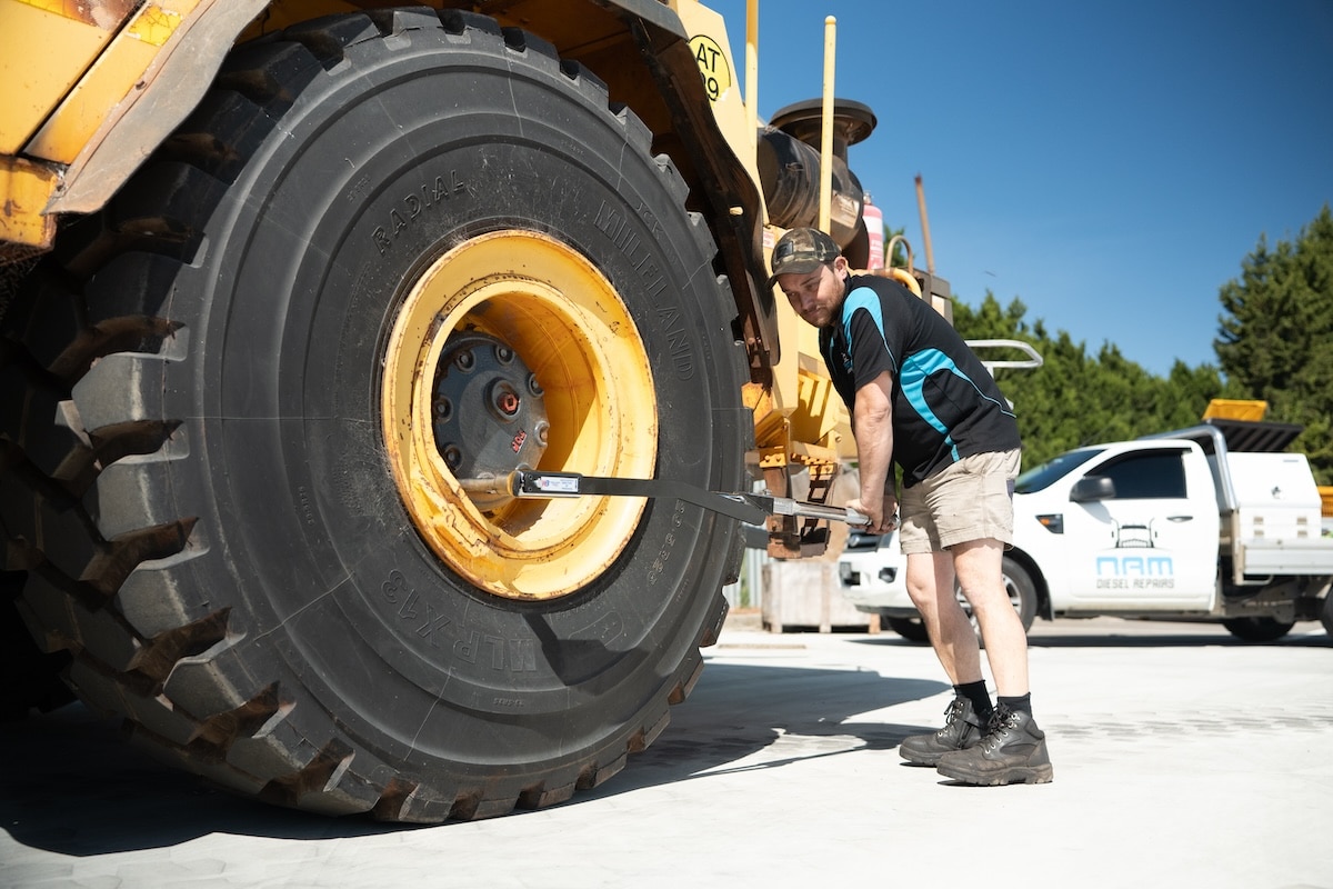 Tradie Tough Test: Warren & Brown Tools’ Deflecting Beam Torque Wrench ...