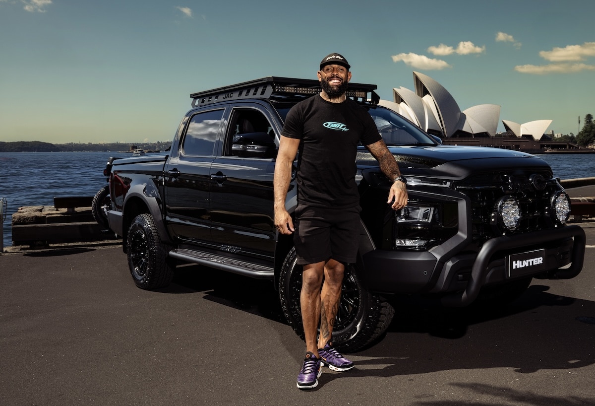 Josh Addo-Carr tests out new JAC Hunter PHEV ute - The Tradie Magazine